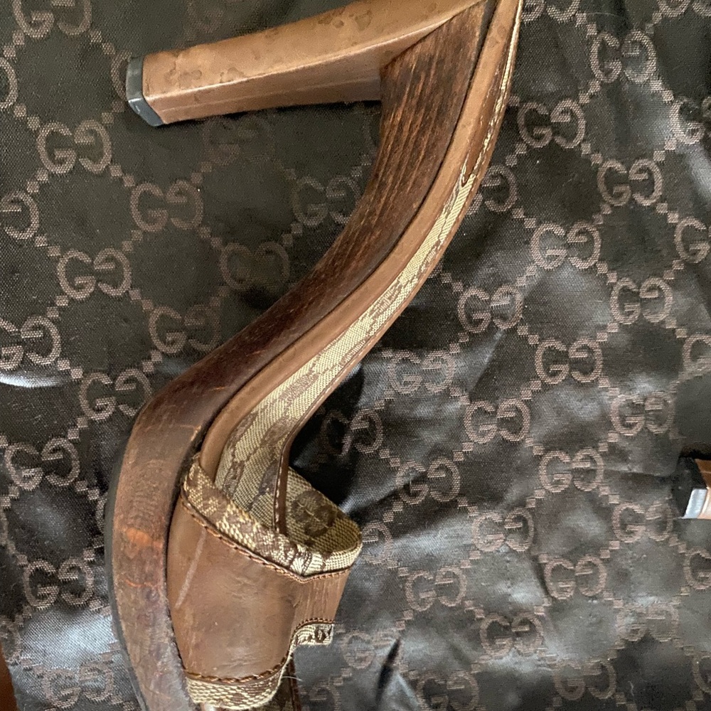 Vintage Gucci Heals, Classic Design..Circa Early 2000… - Gem